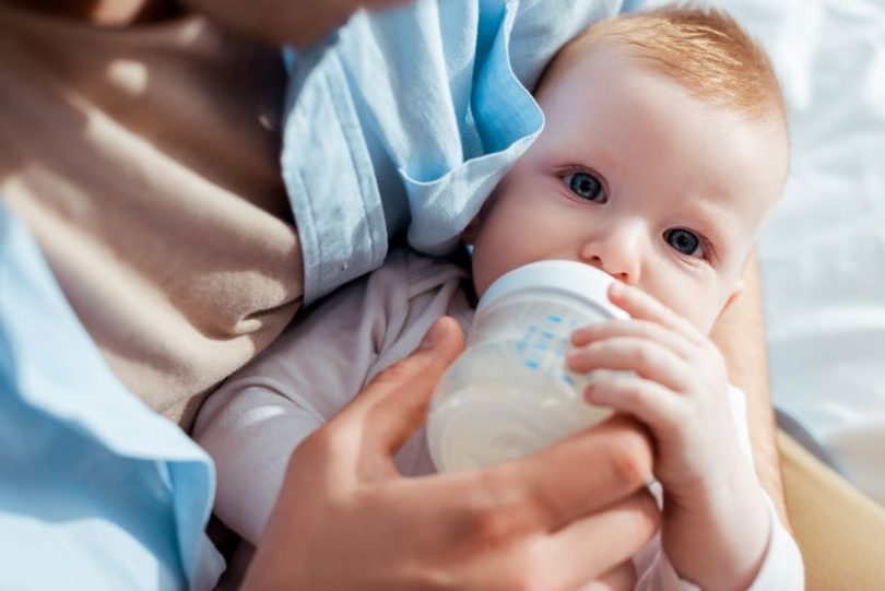 Meilleur lait 2ᵉ âge bébé : comparatif 2025 | Les petits Culottés
